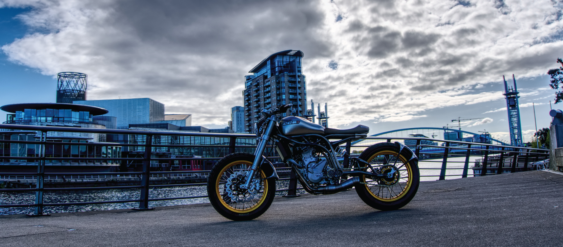 Un nouveau scrambler Britannique commercialisé. Le Spitfire Scrambler ...