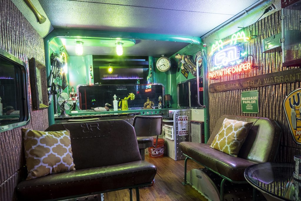 HAPPY CAMPER WINNEBAGO - RINGBROTHERS | 4h10