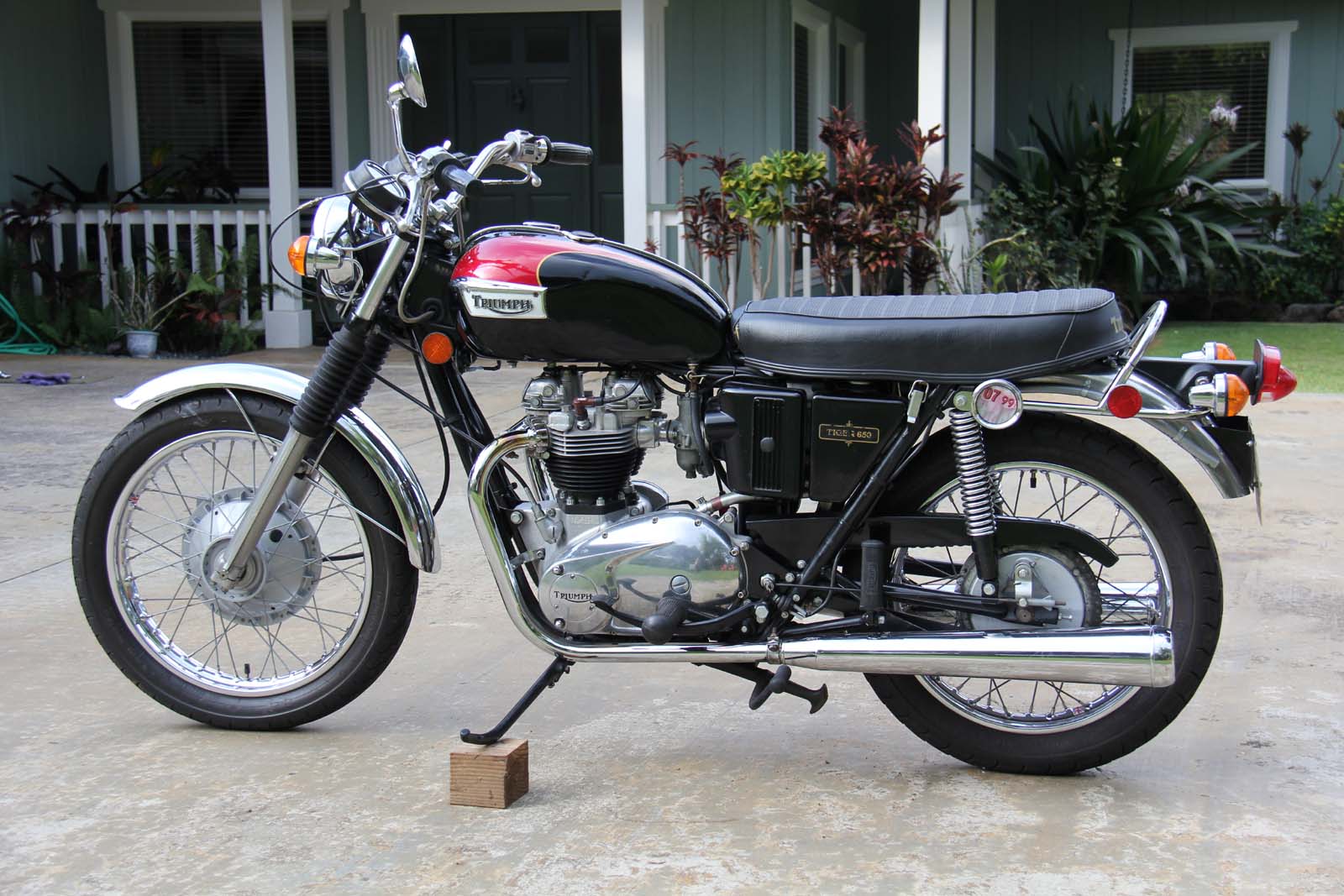 La Triumph bobber, TR6 Tiger de Sartorie Meccaniche | 4h10