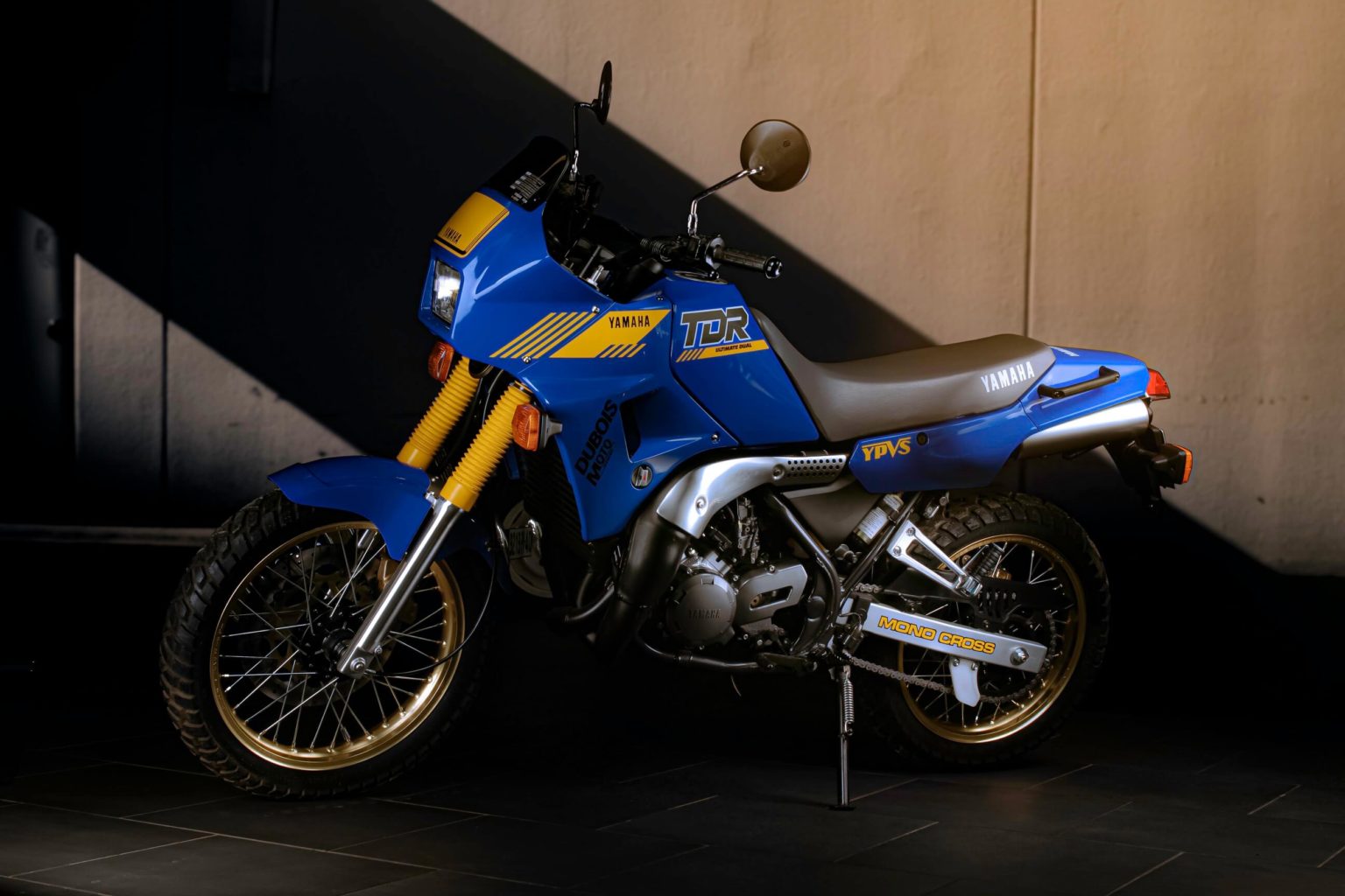 Cette Yamaha 240 TDR 2 temps n'a que 2,4 km au compteur ... | 4h10