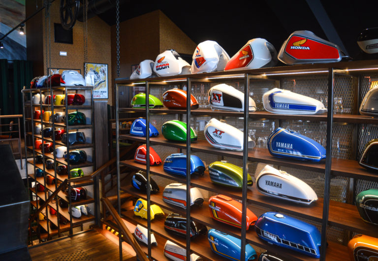 LEGEND FACTORY : The place to eat ! | 4h10