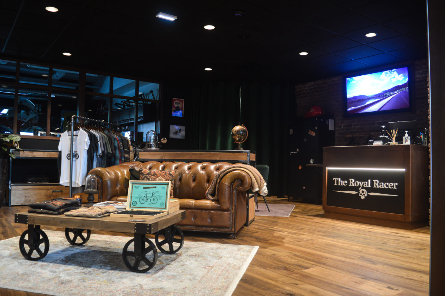 LEGEND FACTORY : The place to eat ! | 4h10