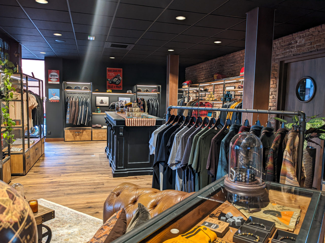 LEGEND FACTORY : The place to eat ! | 4h10