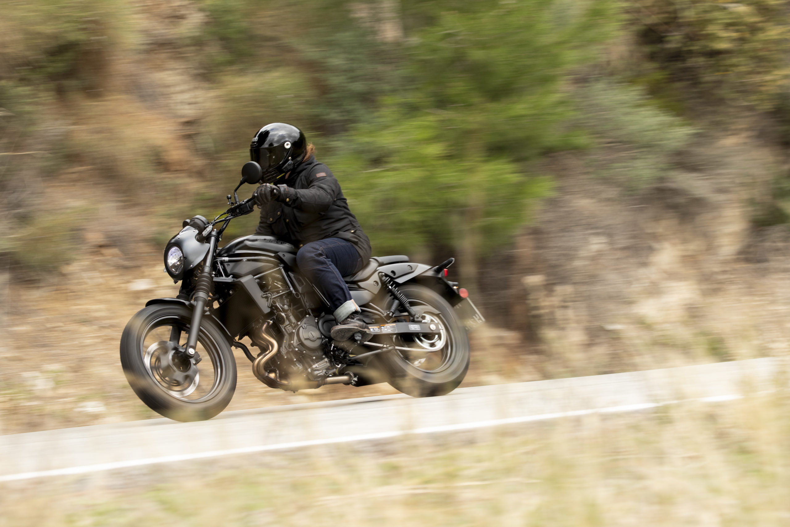 Essai Kawasaki Eliminator 500 : Le custom accessible | 4h10