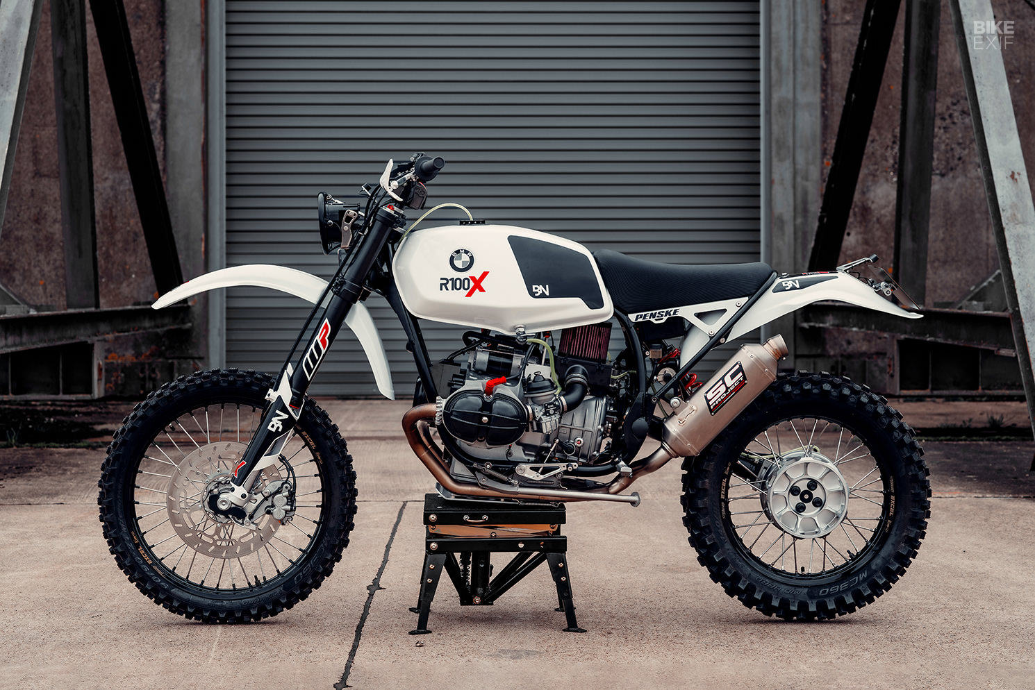 La R100X: Une BMW retravaillée par un ingénieur F1 | 4h10